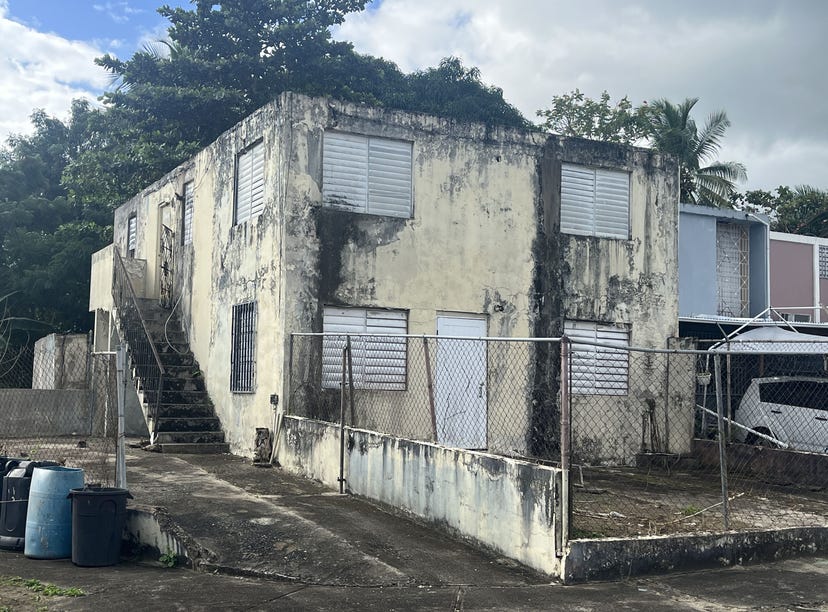 Urb. Villas del Rey, Calle 22, BLQ 4-F #35, Caguas, Puerto Rico 00725 ...