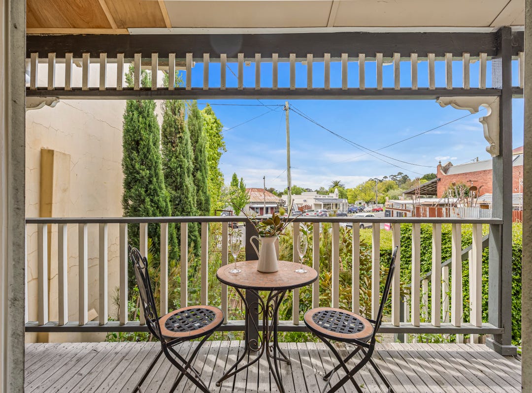 18 Howe Street, Daylesford, Vic 3460 House for Sale - RealEstate KH