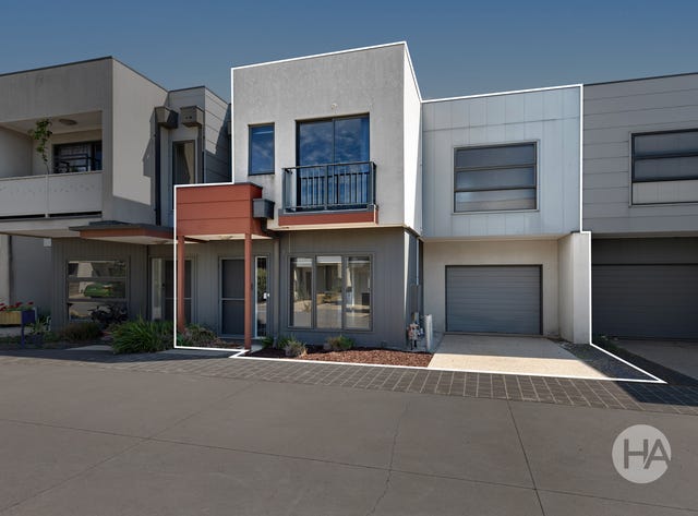 6 Queenie Way, Cranbourne West, Vic 3977 Townhouse for Sale - RealEstate KH