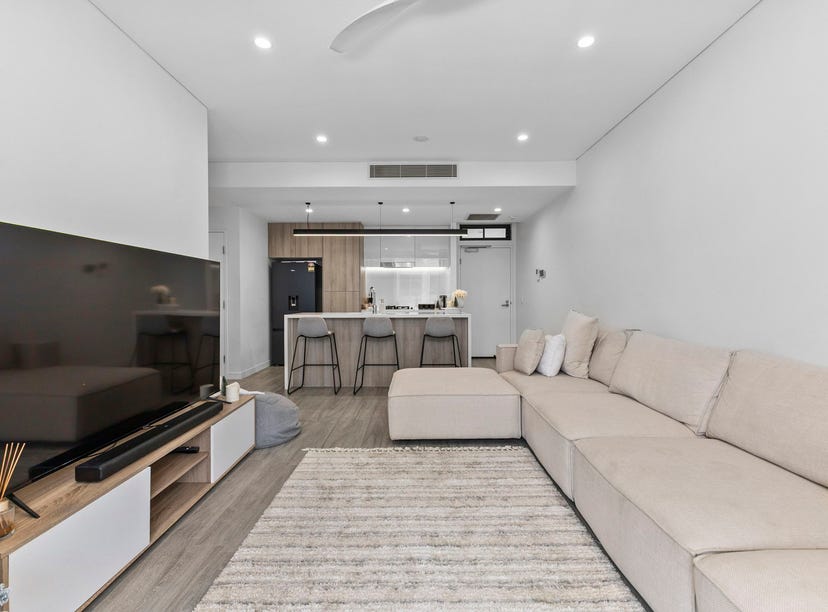 545/15 Finnegan Street, Hamilton, Qld 4007 Unit for Sale - RealEstate KH