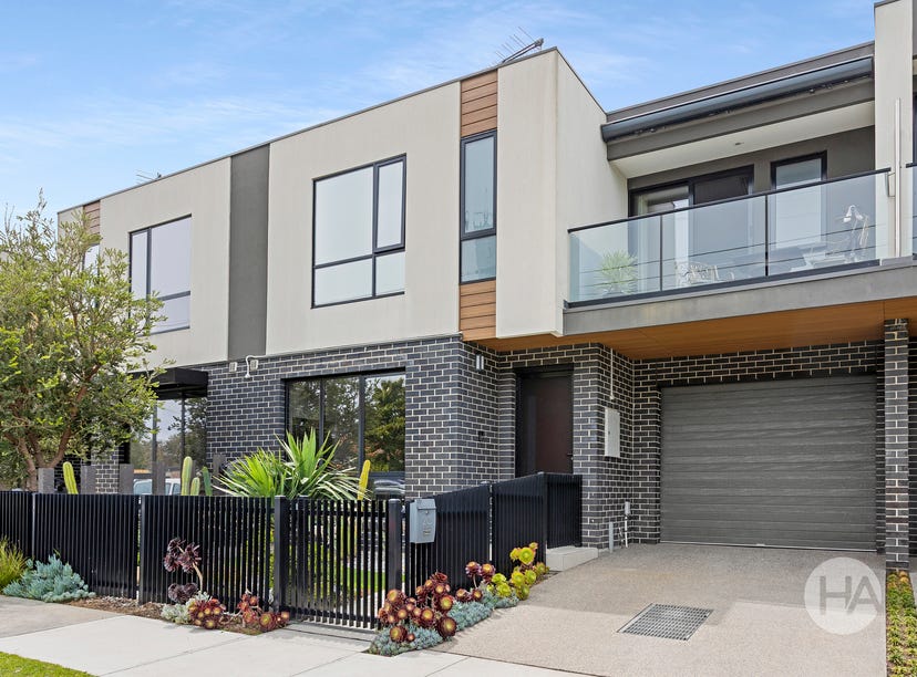 2C Bragge Street, Frankston, Vic 3199 Townhouse for Sale - RealEstate KH